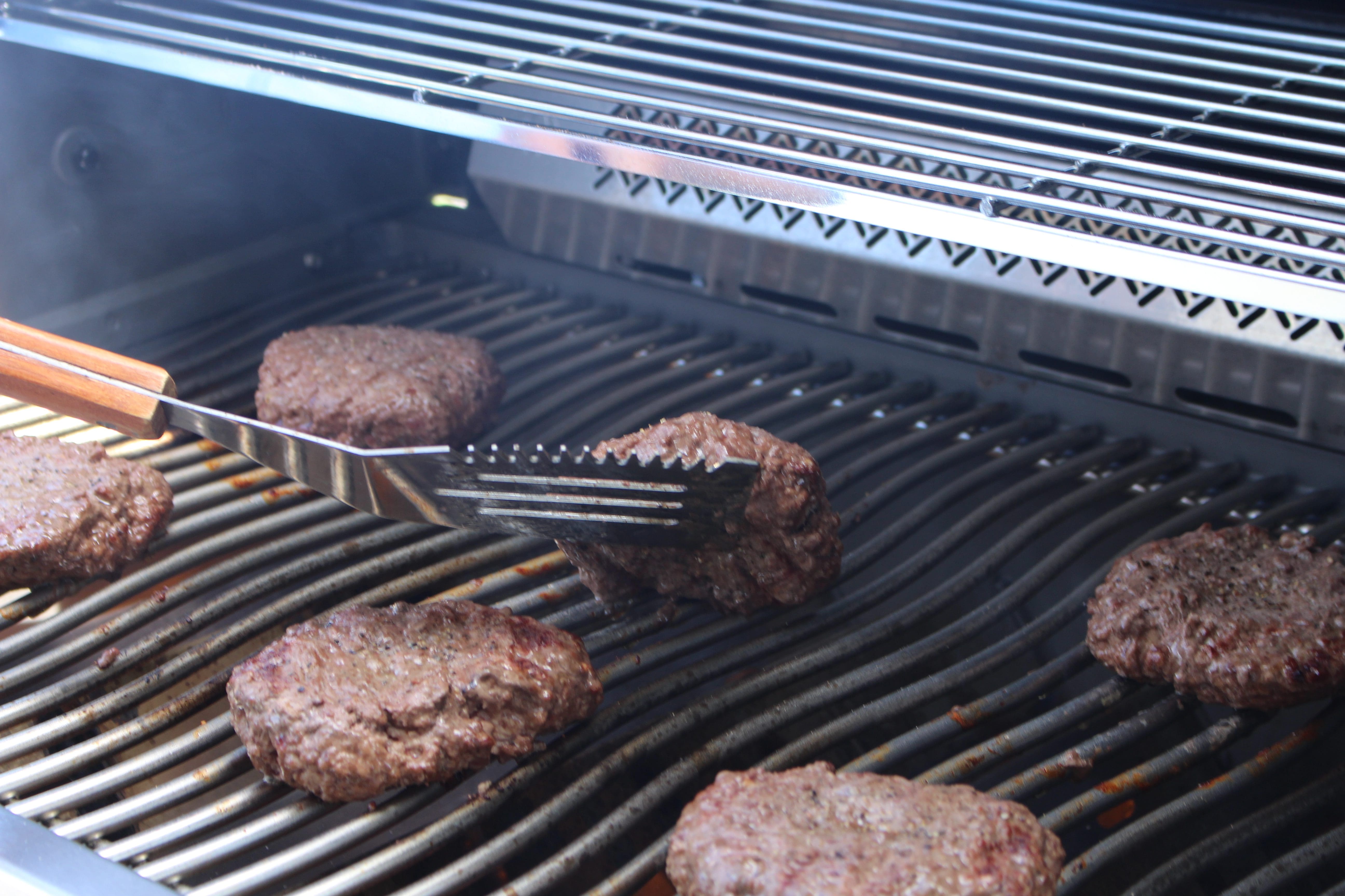 The Perfect Burger Recipe | DASHBOARD LIVING